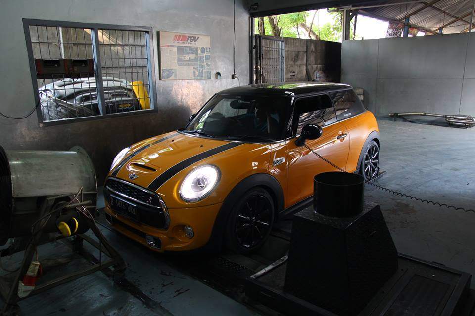 Mini Cooper S F55 Armytrix Exhaust Tuning Review Price